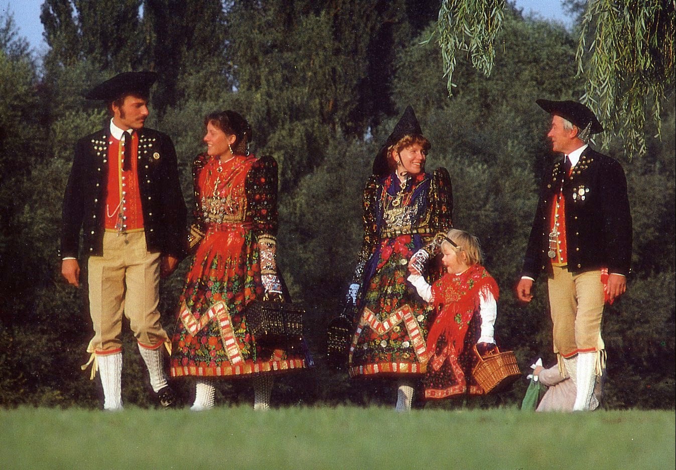 The History of German Trachten (Traditional Dress) – Palatinate Chapter ...