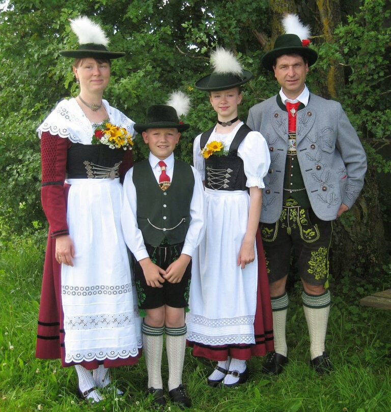 The History of German Trachten (Traditional Dress) – Palatinate Chapter ...